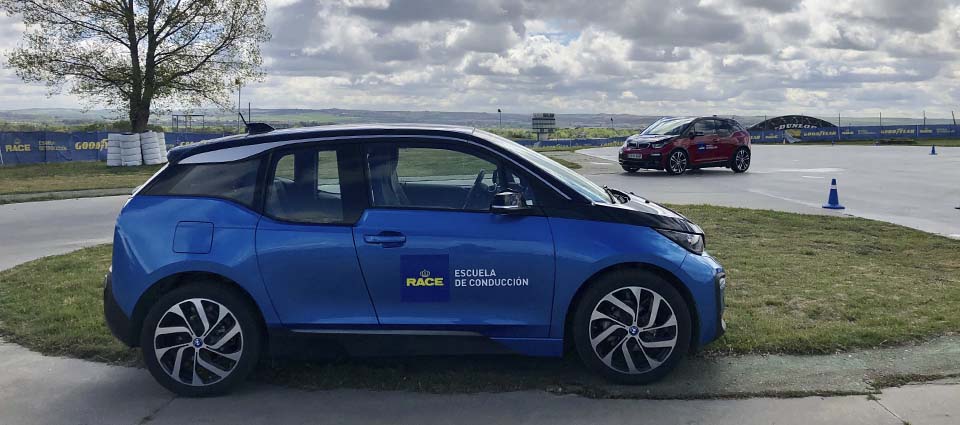 Escuela RACE de conducción y BMW | Circuito de Madrid Jarama - RACE